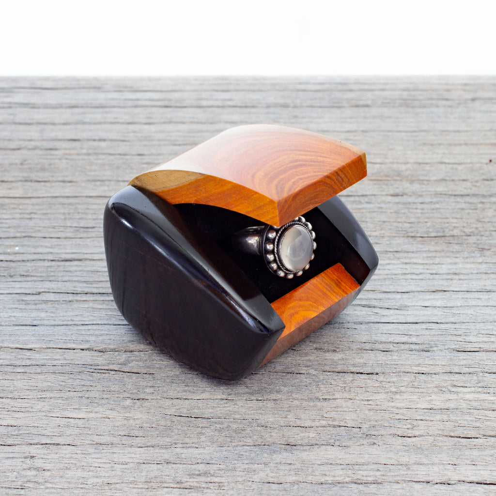 Buy Handmade Flip-Top Ring Box Online – Australian Woodwork